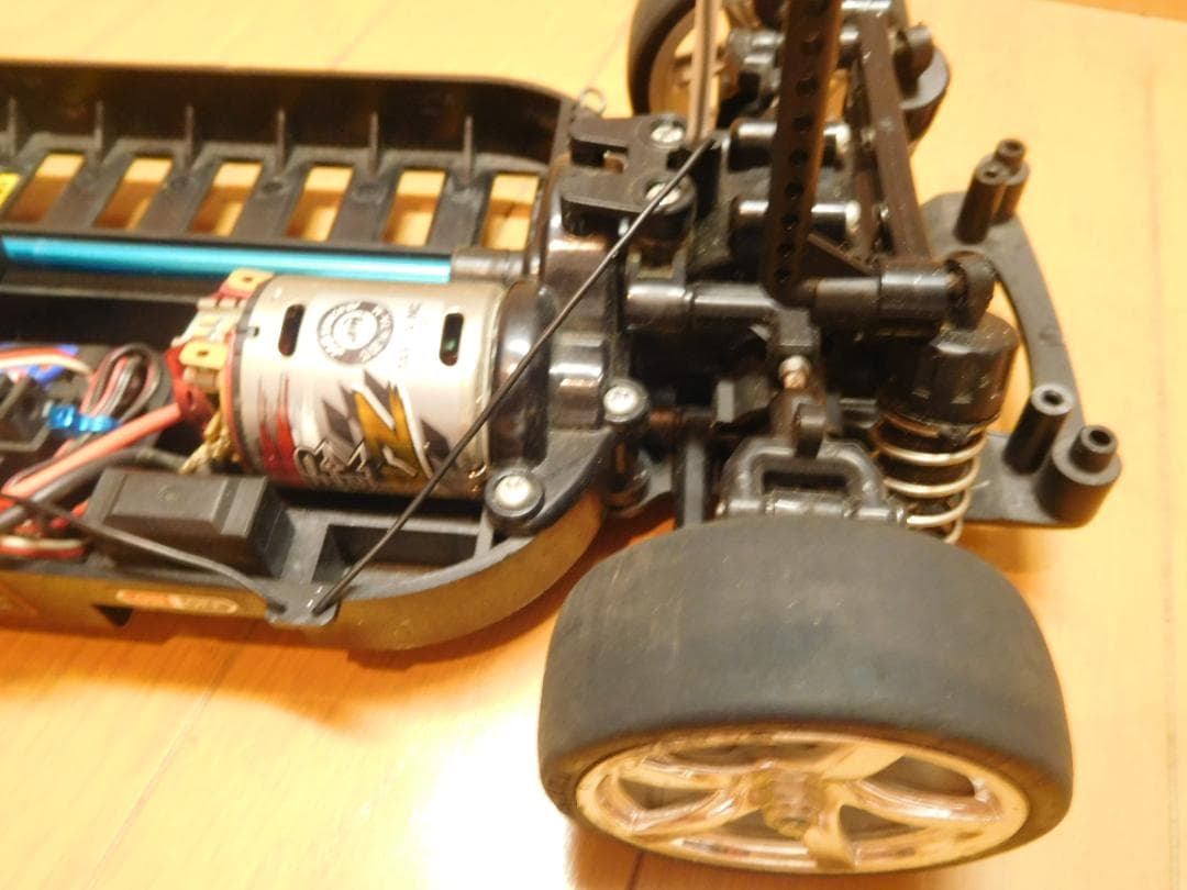 ラジコンカー　1/10 電動カー　4WD