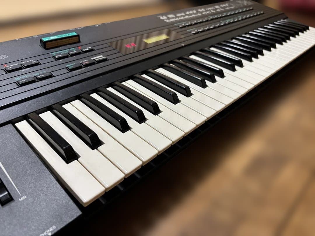 Yamaha DX7s シンセサイザー