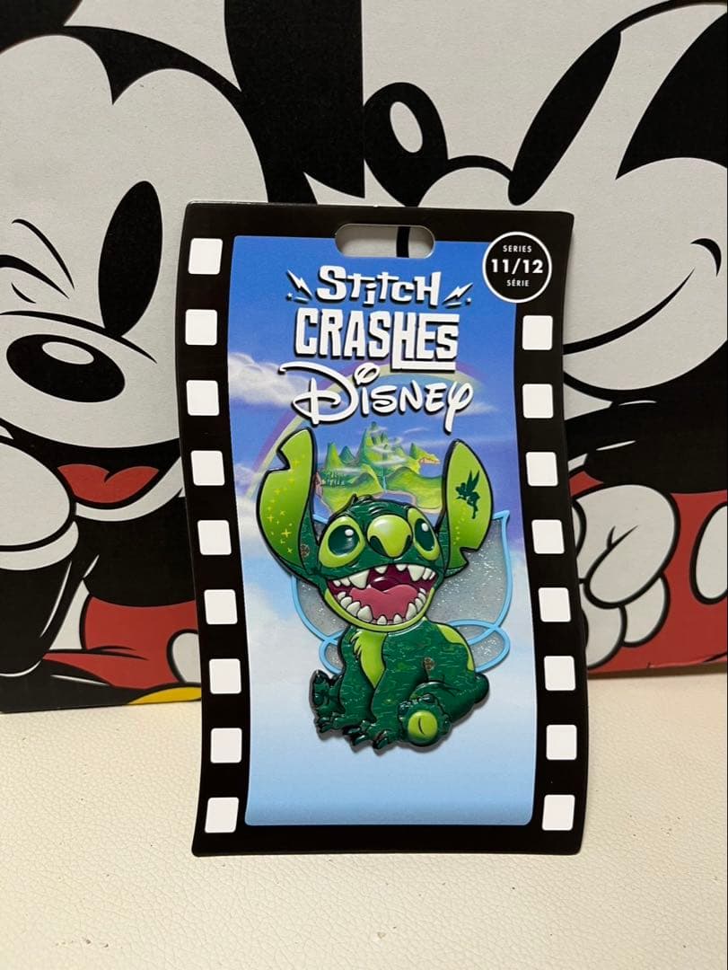 レア！Stitch CrashesDisney☆ピンバッジ全12種&ホルダー1冊