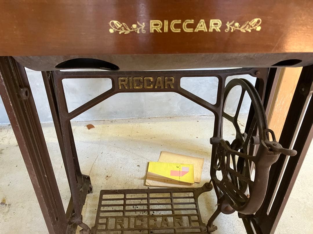 アンティーク　Riccar (リッカー)足踏みミシン