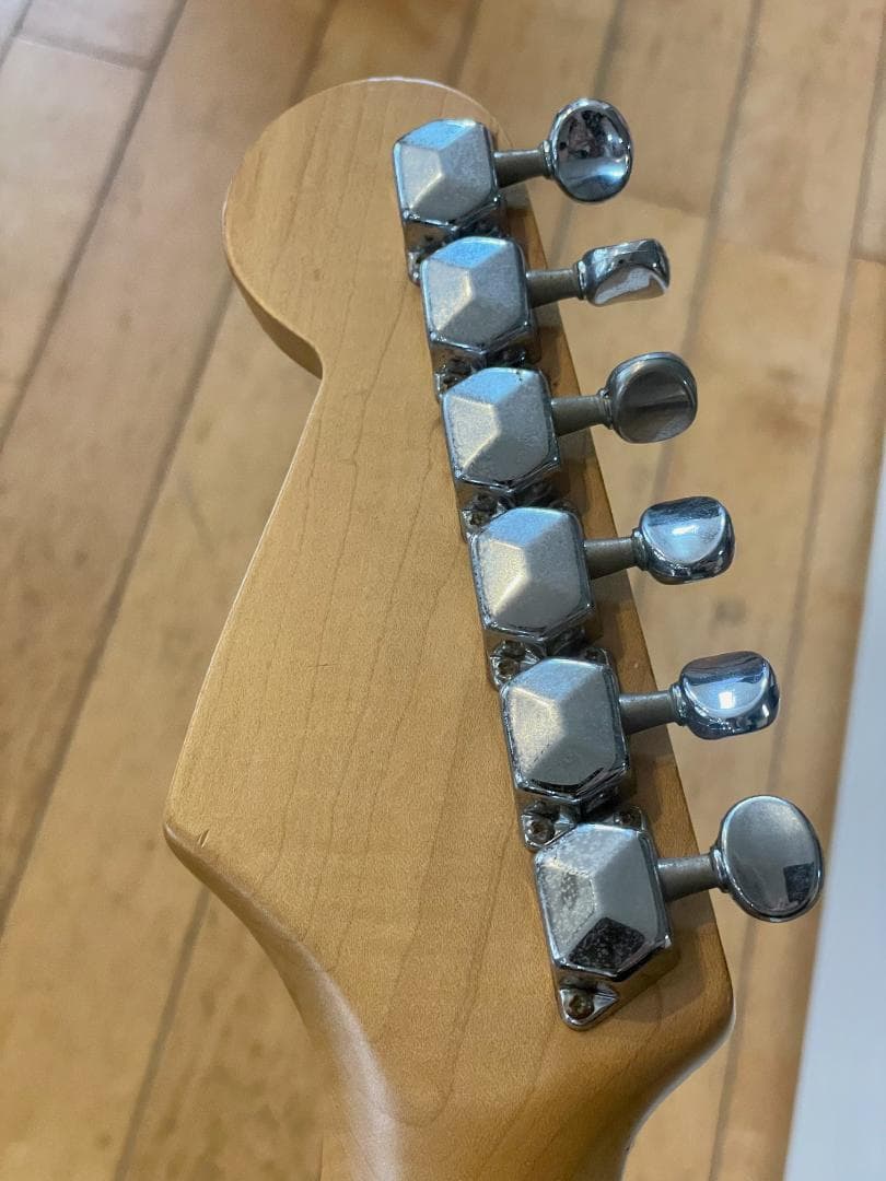 Fender Stratocaster サンバースト　トラ杢ネック