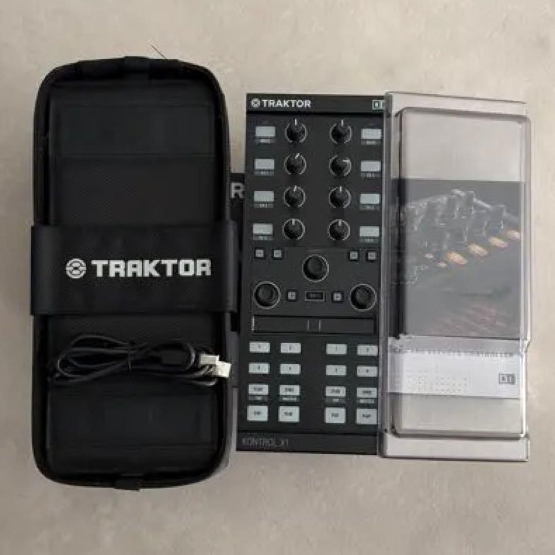 TRAKTOR KONTROL X1 mk2（専用ケースとカバー付き）②