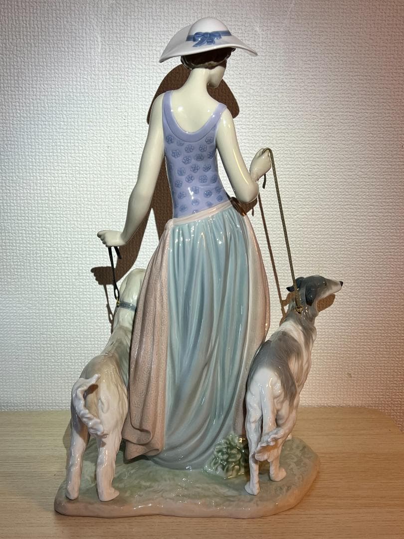 【海】リヤドロ　5802　優雅な散歩のひととき　置物　高約39cm LLADRO