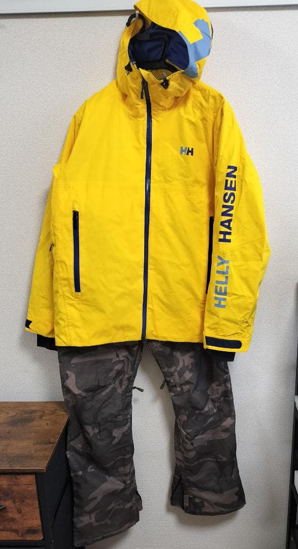 ​HELLY HANSEN × BURTON スノボウェア上下 メンズMサイズ