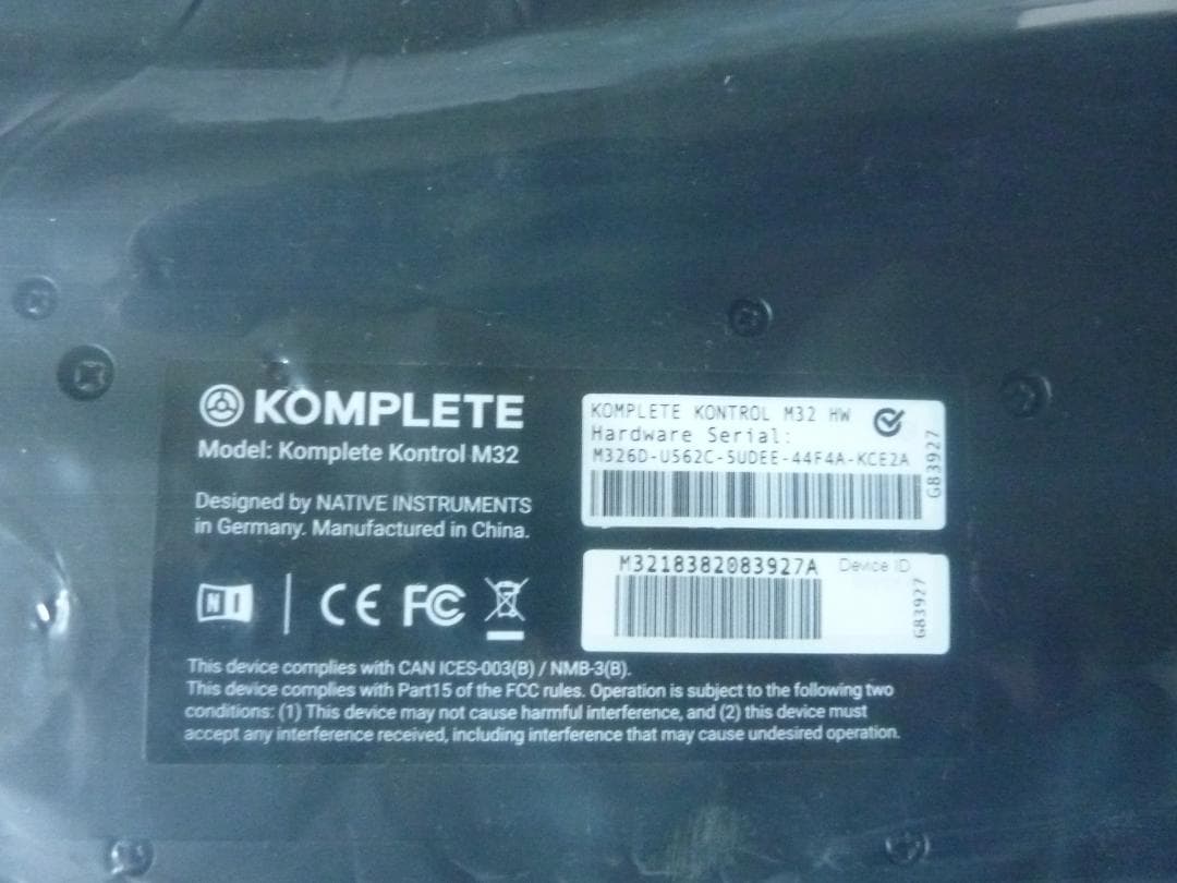 中古　KOMPLETE　KONTROL　M32 　　　rivin