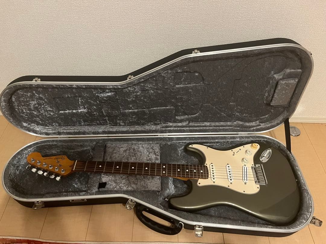 Fender USA Stratocaster 1984年製 ハードケース付き