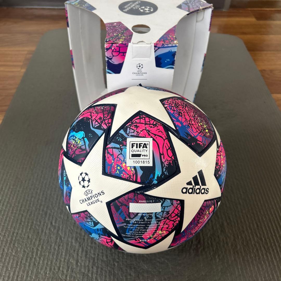 adidas Istanbul 20 Final サッカーボール
