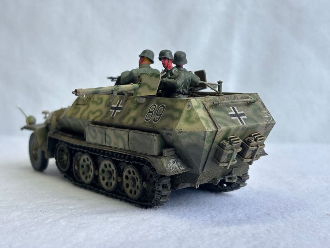１／３５ドイツ軍Sd．Kfz．２５１／１７C型ハノマークプラモデル戦車完成品