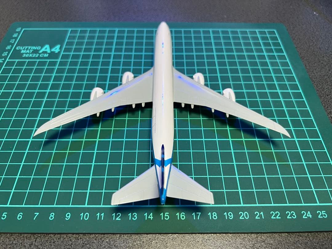 ドラゴン 1/400 ボーイング 747-8F ハウスカラー N747EX