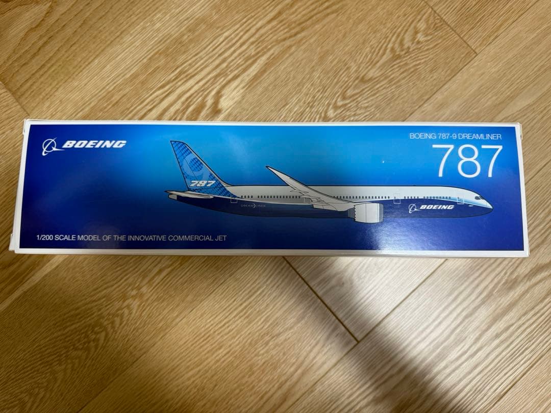 Boeing 787-9 Dreamliner 1:200モデル