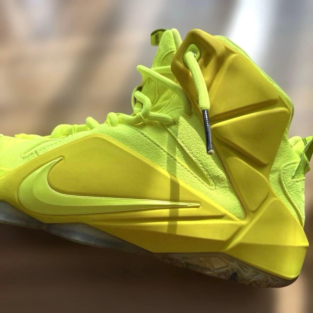 NIKE レブロン LEBRON 12 EXTボルト　イエロー