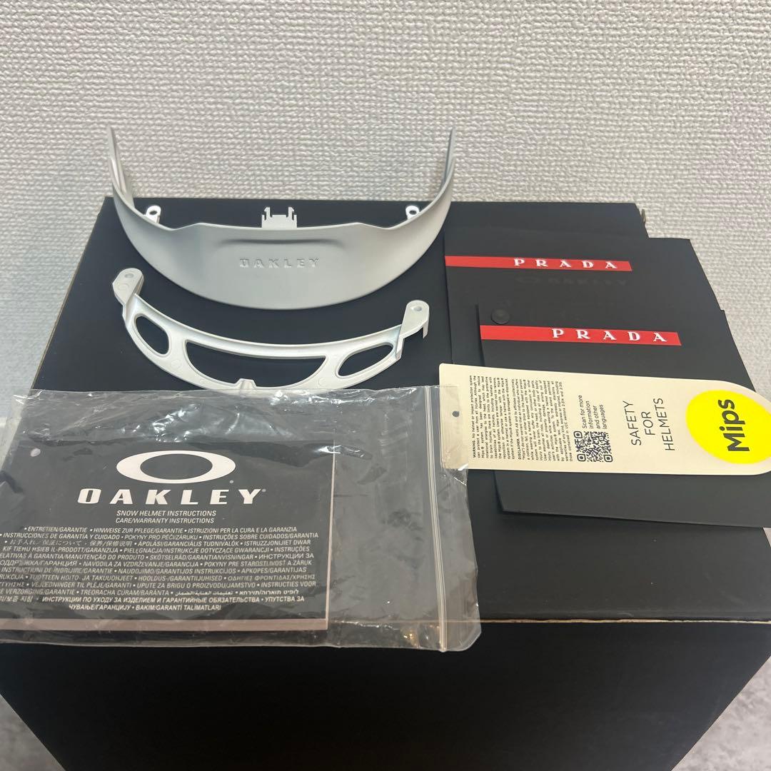 Prada Linea Rossa by Oakley スノーヘルメット M