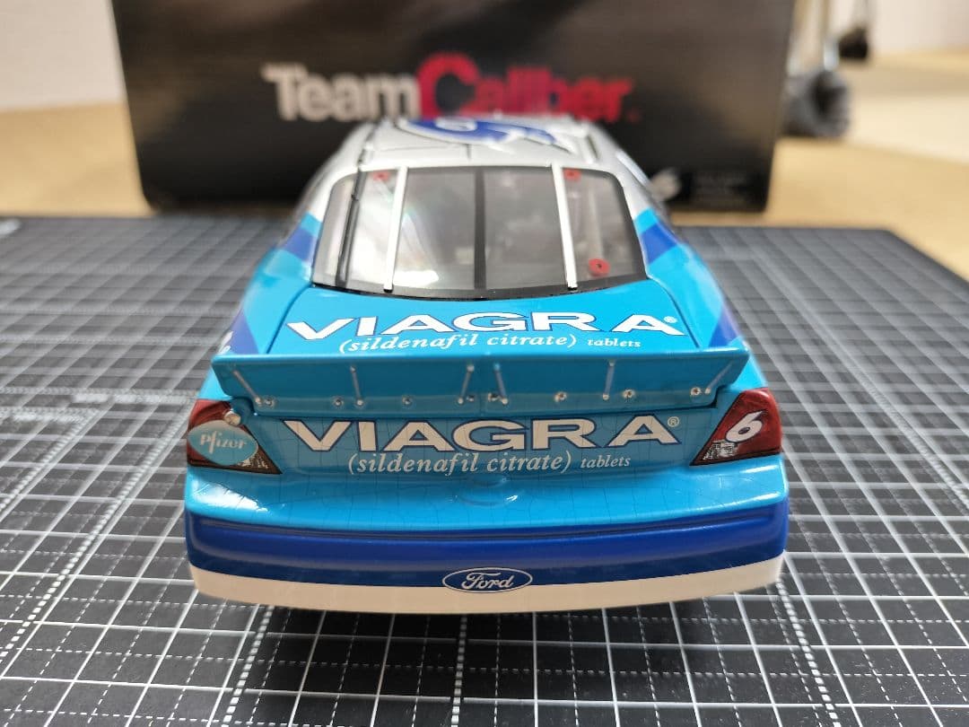 1/24 ナスカー　フォード　トーラス ＦＯＲＤ NASCAR　VIAGRA
