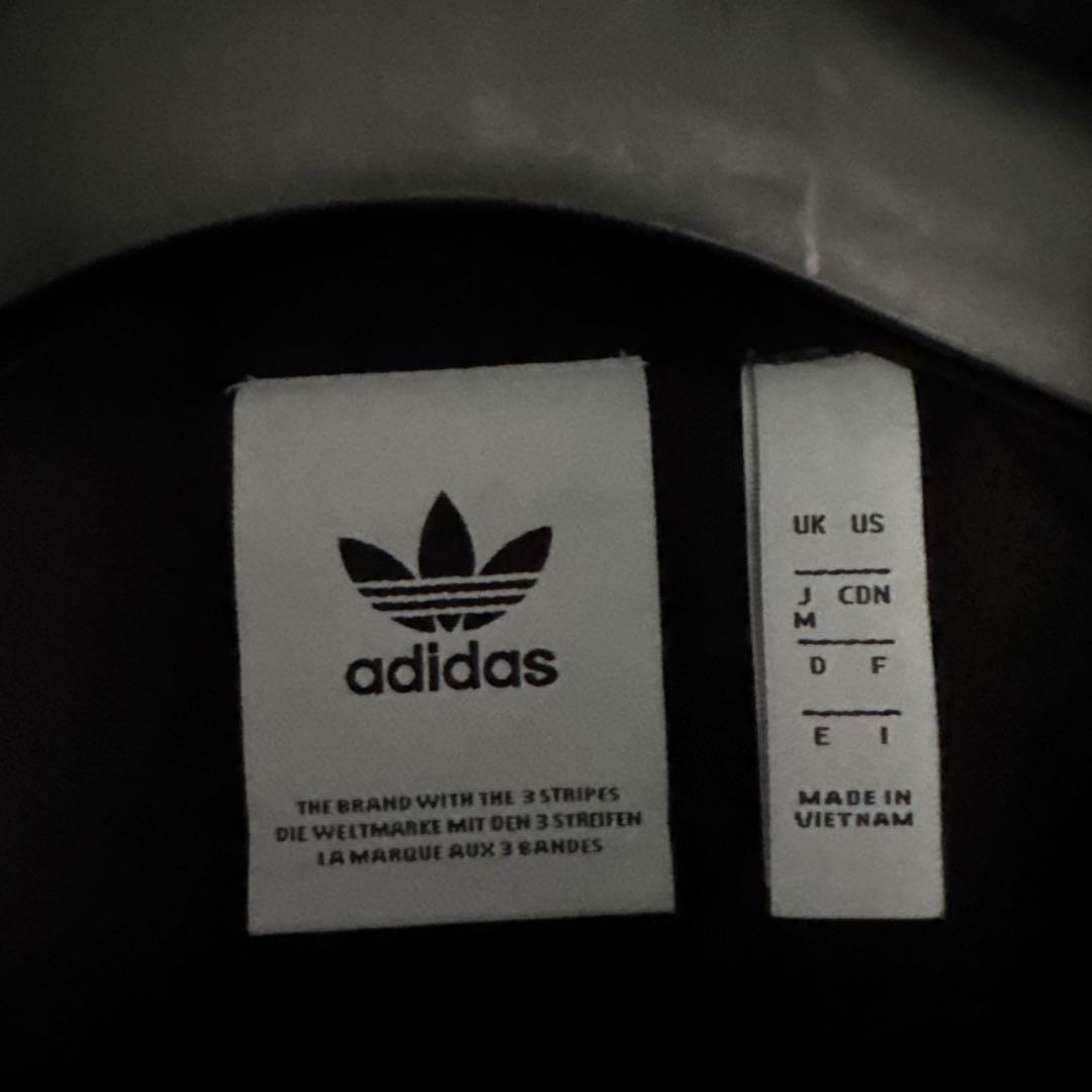 adidas ブラックジャージ上下セット