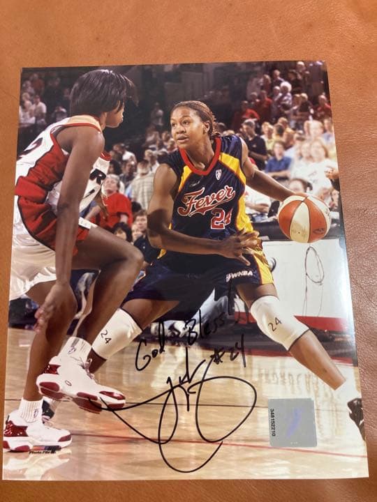 WNBA Tamika Catchings HOF サイン入り写真