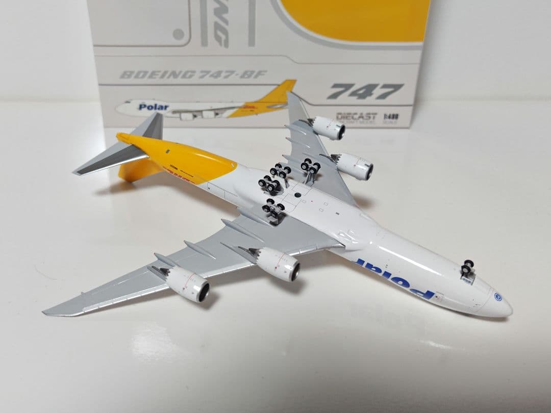 飛行機模型1/400ダイキャスト ポーラーDHL塗装747-8F N858GT