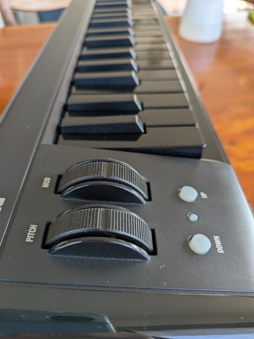 Korg microKEY 37（ブラックキー）USB MIDIキーボード