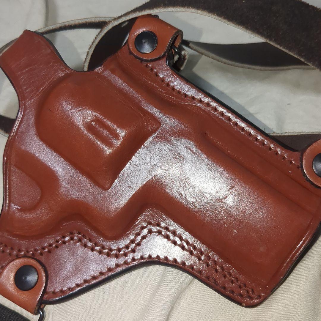 tagua gunleather実物　リボルバー用本革レザーショルダーホルスター