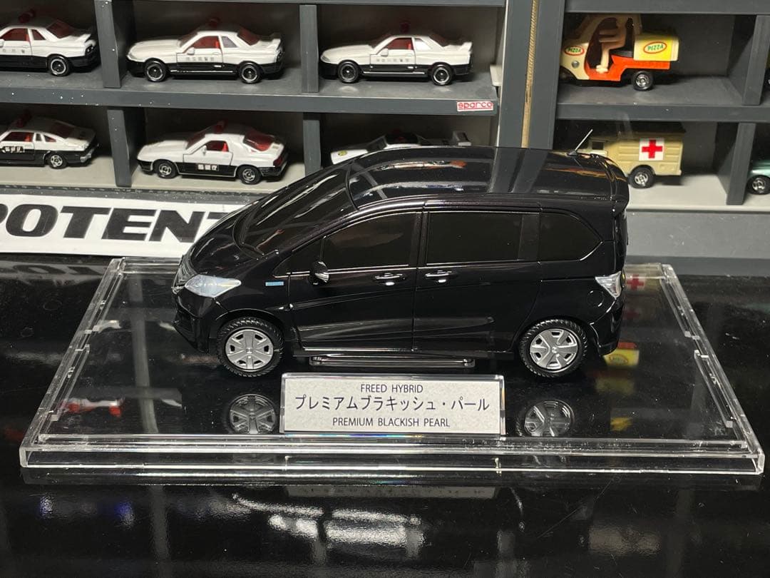 HONDA FREED HYBRID プレミアム ブラキッシュ パール ミニカー