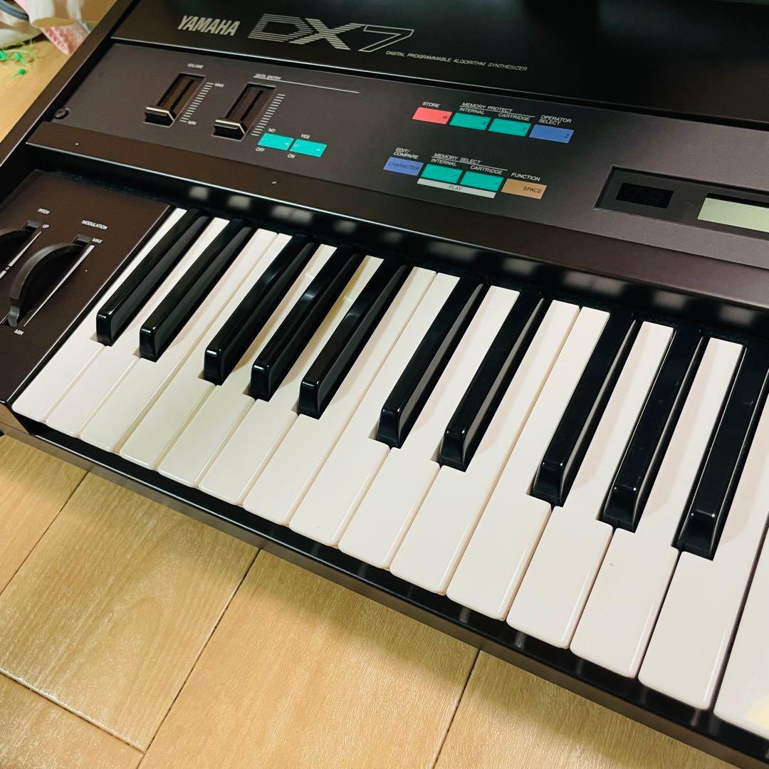 YAMAHA DX7 ヤマハ　シンセサイザー