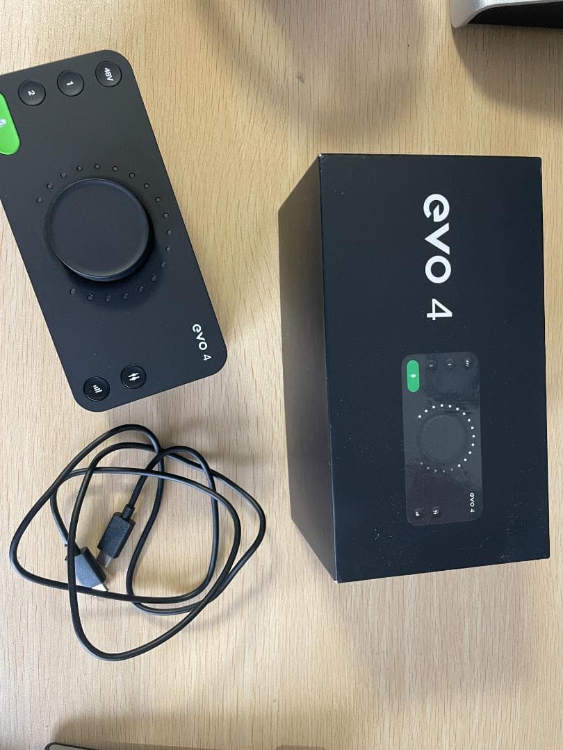 evo4 オーディオインターフェイス高音質・簡単操作 / 配信・実況・歌ってみた