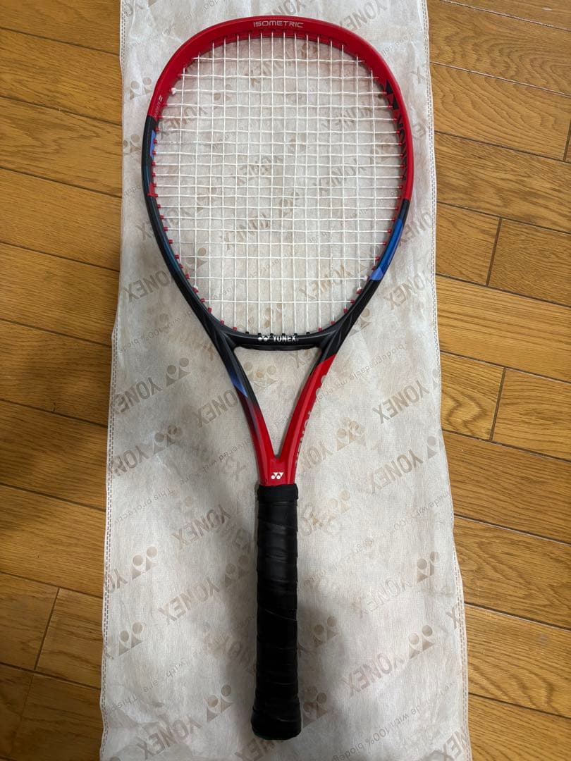 YONEX Vcore100 300gレッド/ブラック　yonex不織布袋付き♡