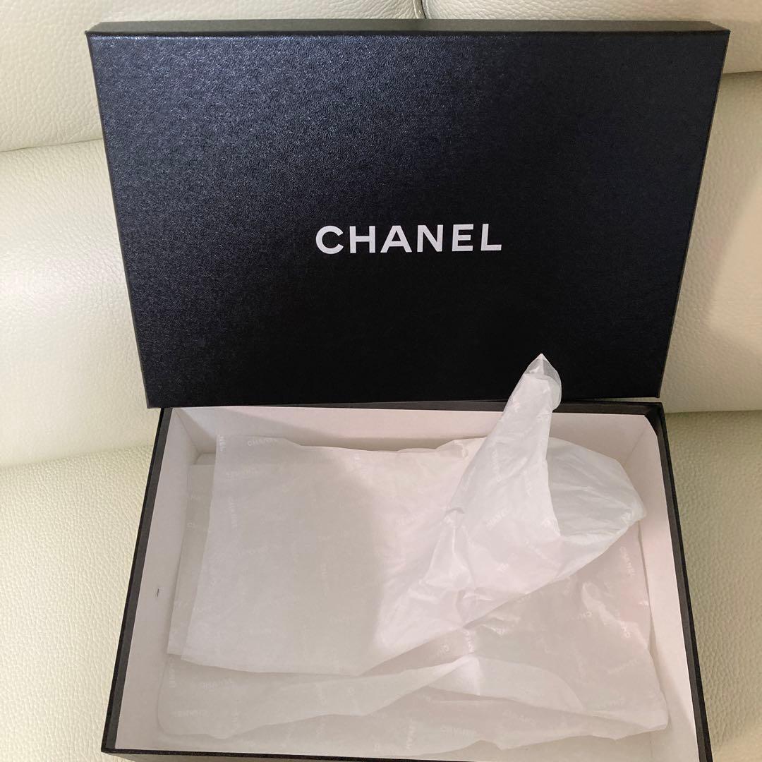 CHANEL ショッパー包装紙& 大きいサイズマグネット式箱、靴入れ空箱&リボン