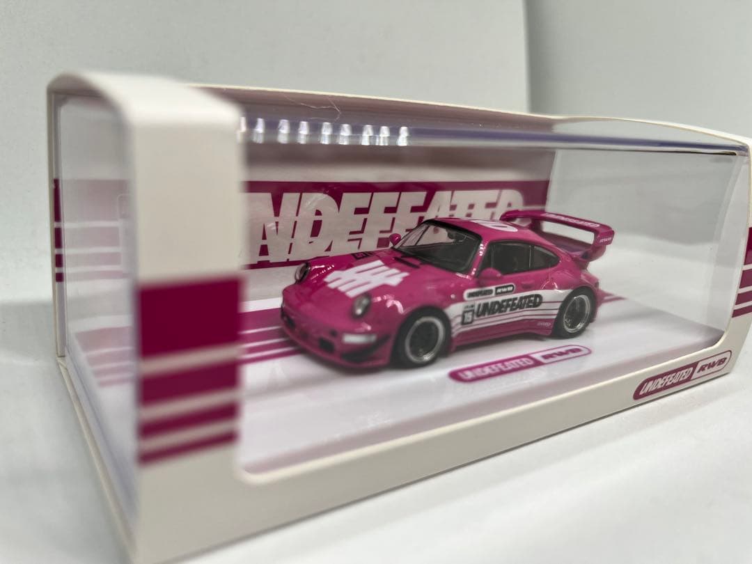 ミニカー TAS 2026 inno UNDEFEATED RWB Pink