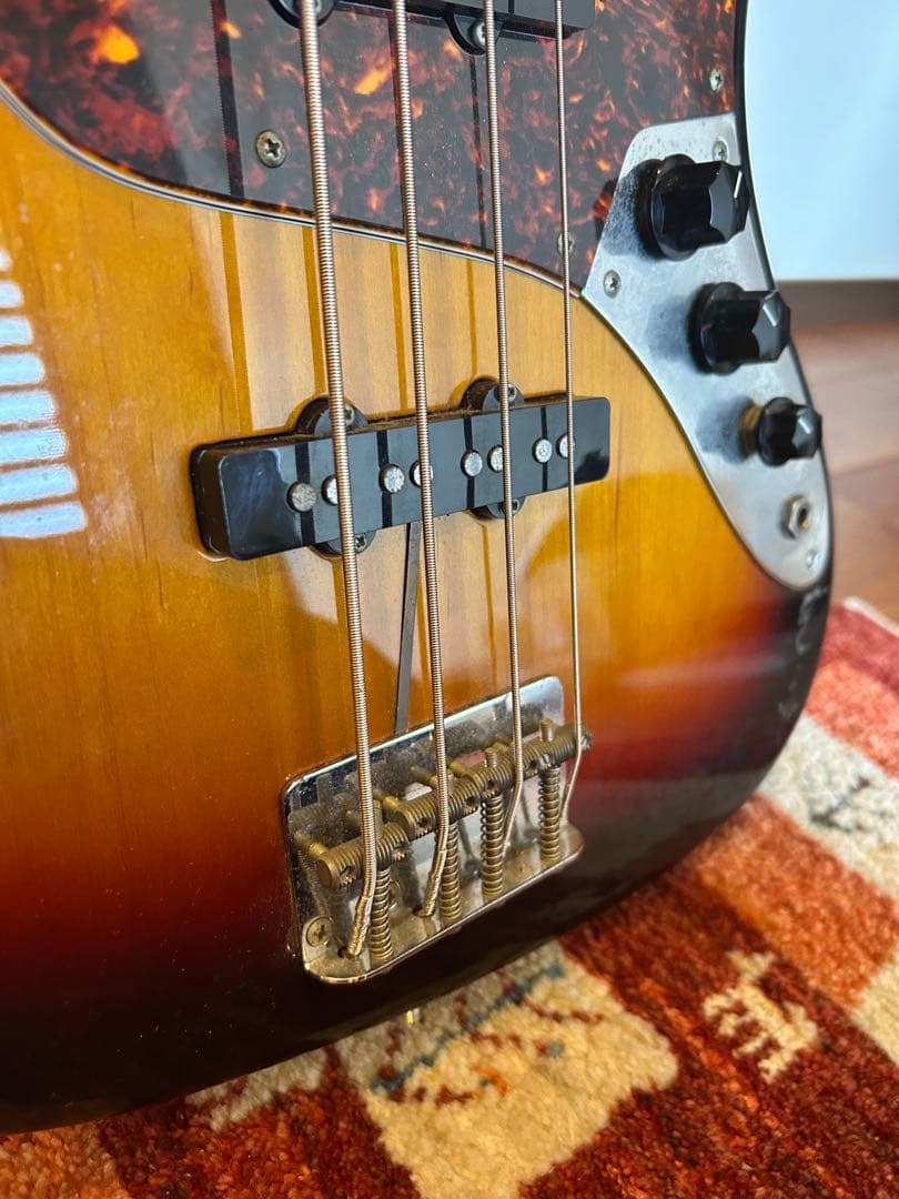 Fender JAZZ BASS エレキベース