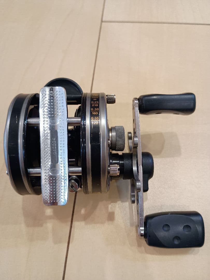 AbuGarcia ambassadeur 4600C　予備ハンドル付き