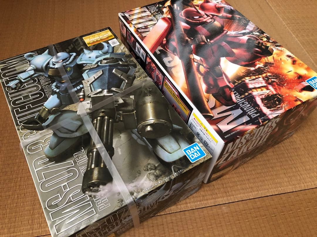 MG MS-07B-3 グフカスタム & MS-06S シャア専用ザクII