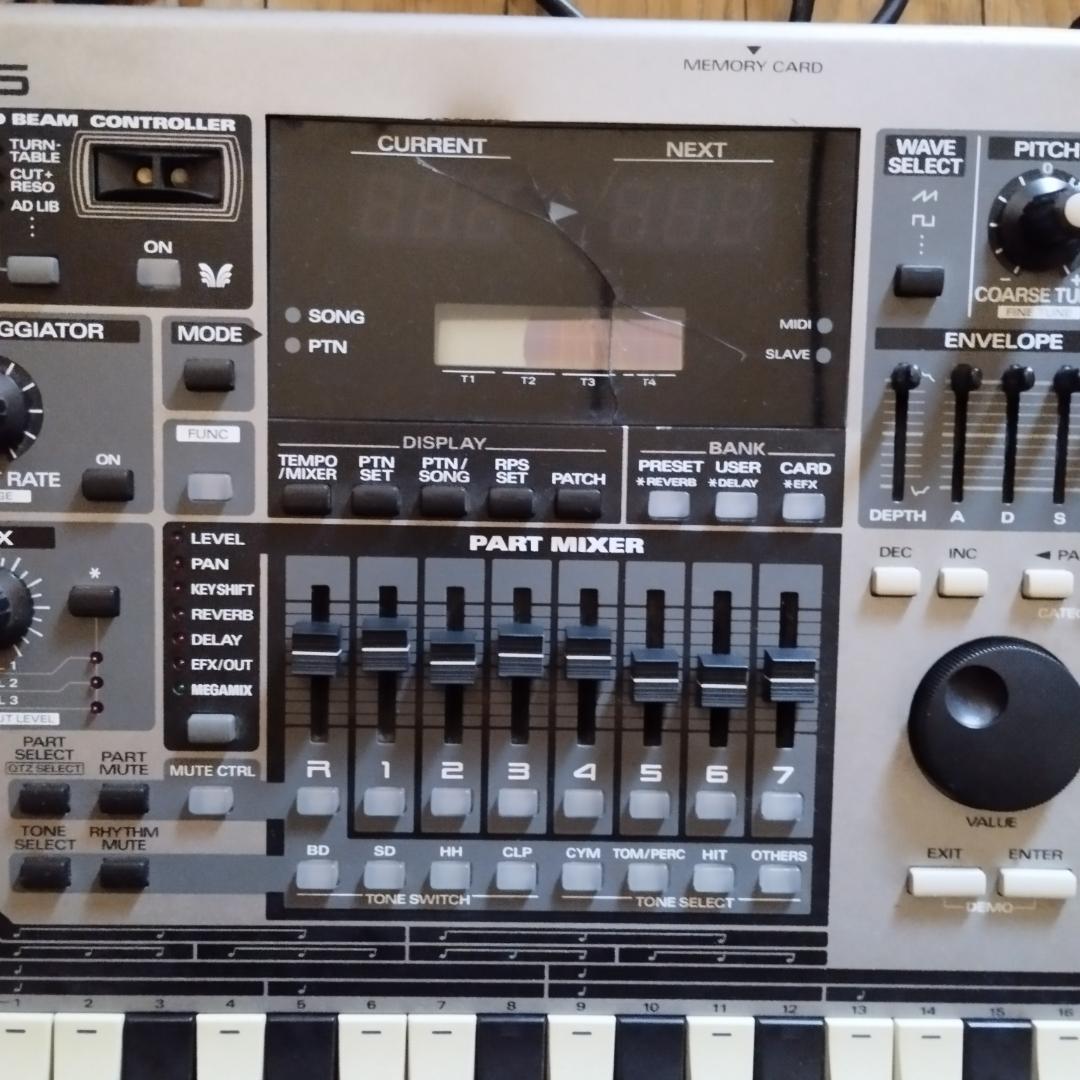 【ジャンク品】Roland MC-505 Groovebox リズムマシン