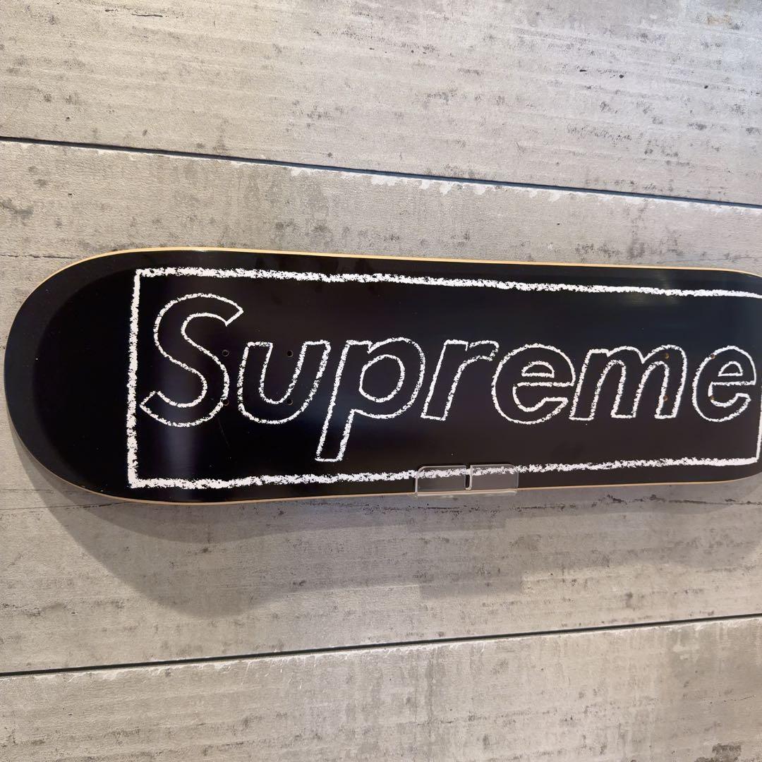 スケートボード KAWS Chalk Logo Skateboard Deck Supreme