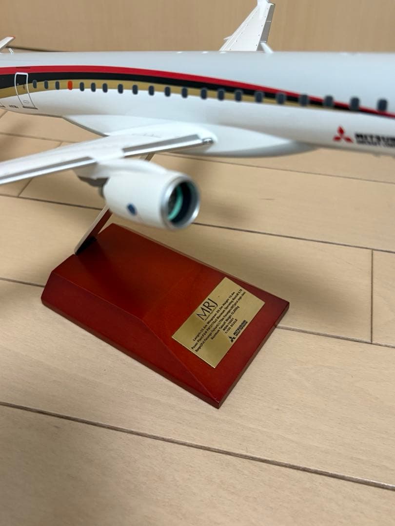 三菱航空機 MRJ90 JA21MJ 1:100 模型