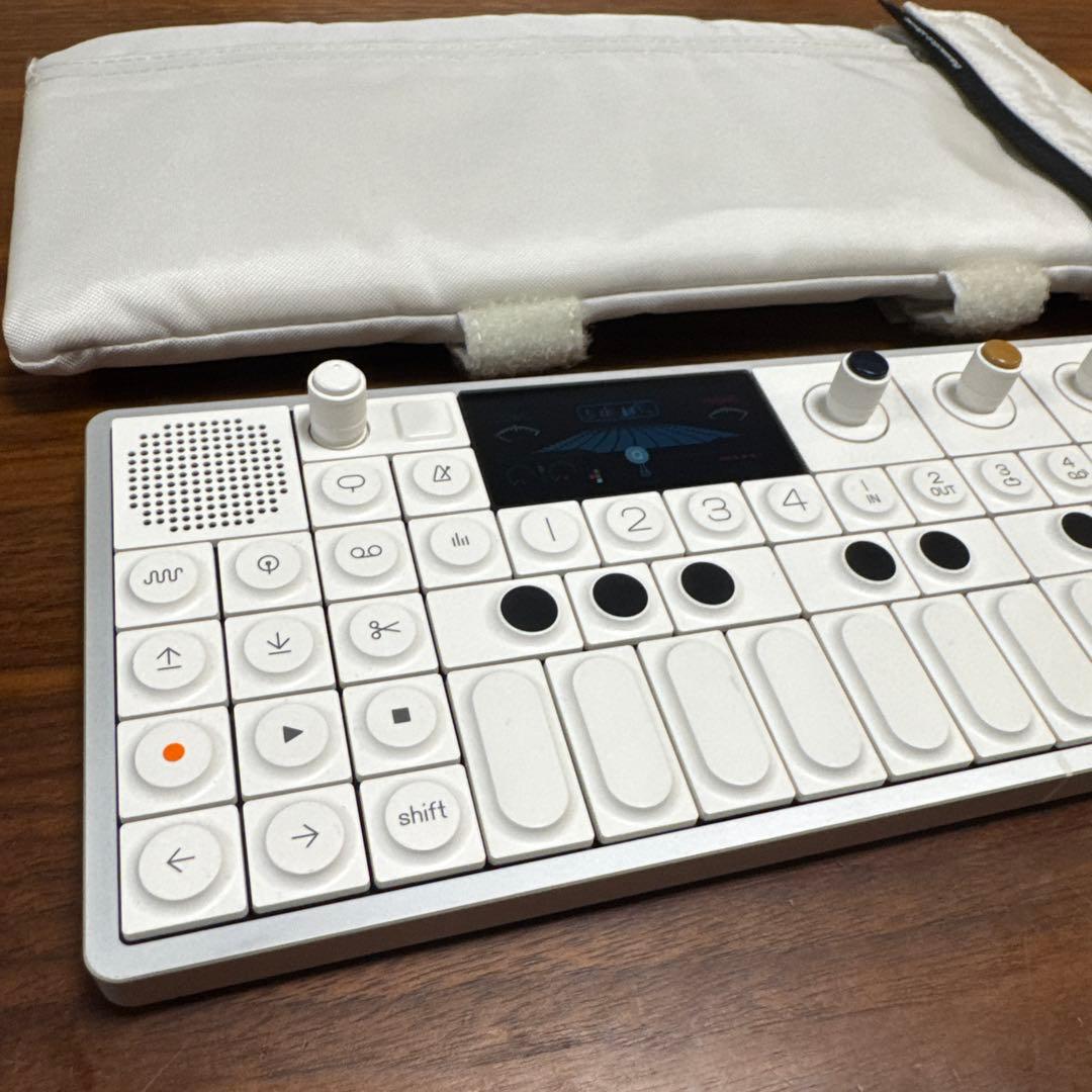 OP-1 Field 本体+専用ケース