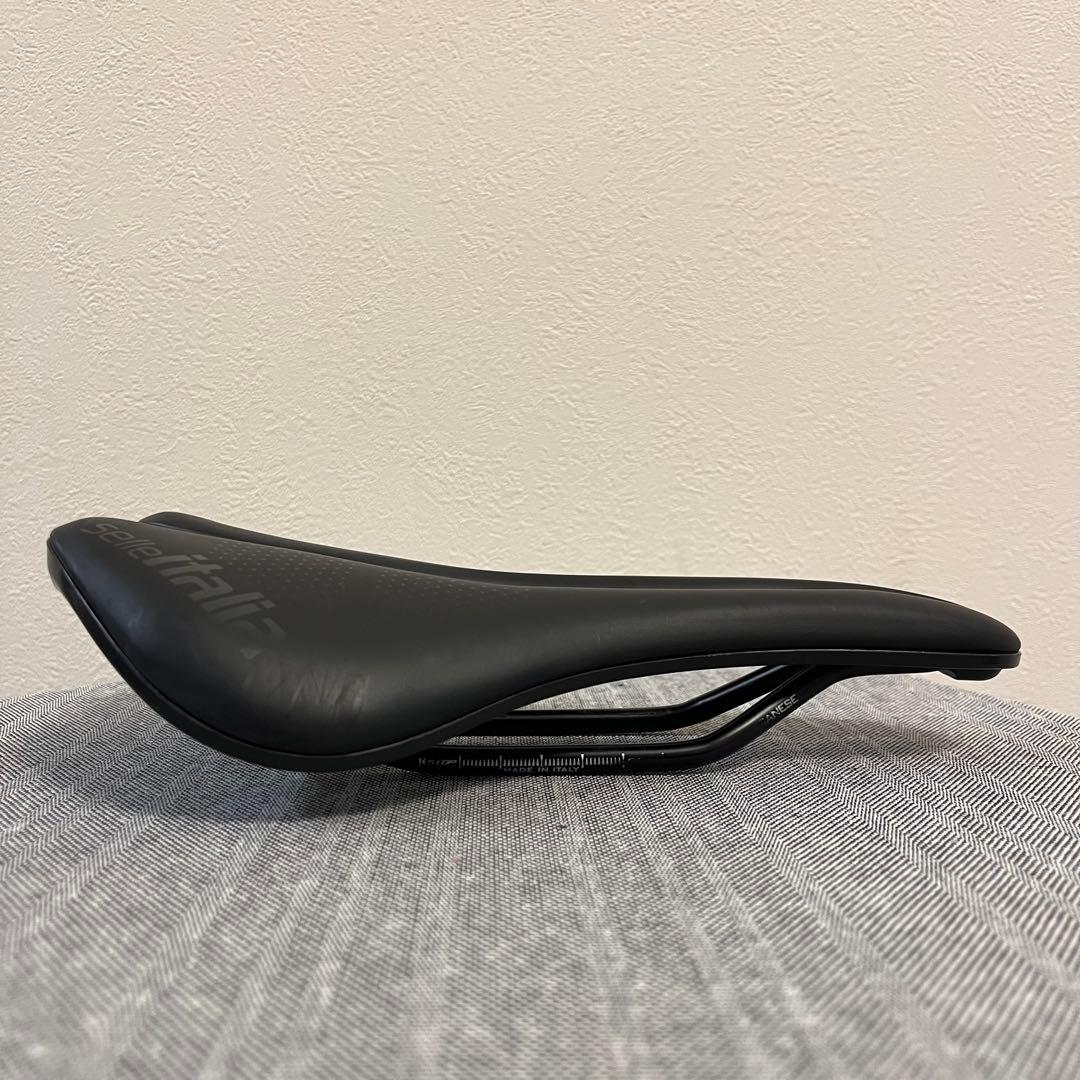 Selle Italia NOVUS BOOST EVO セライタリア サドル