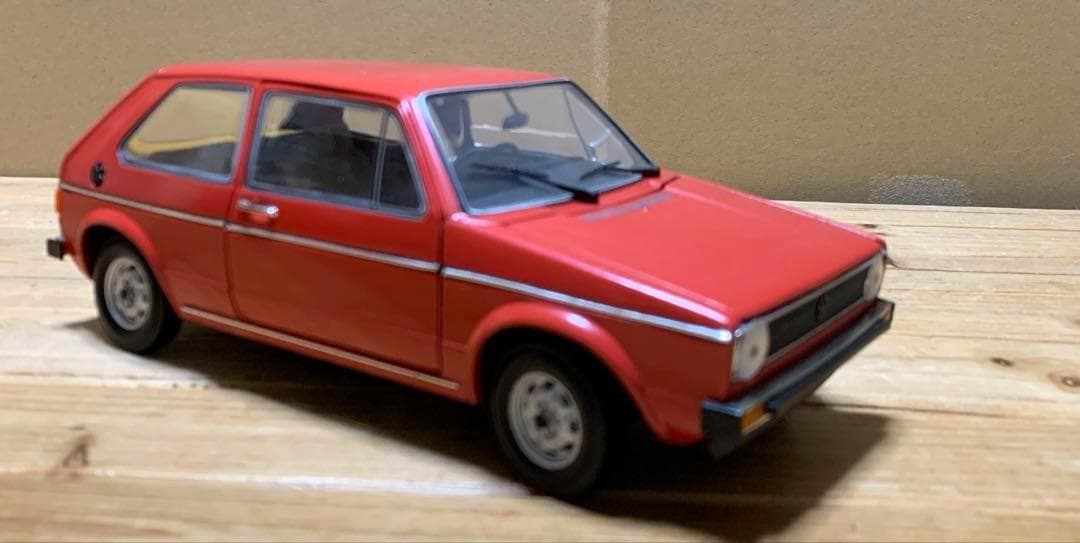 ミニカー　1/18　VW　フォルクスワーゲン　ゴルフⅠ　LS 　レッド