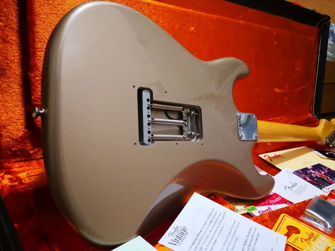 ギター FENDER NEW AMERICAN VINTAGE 1965