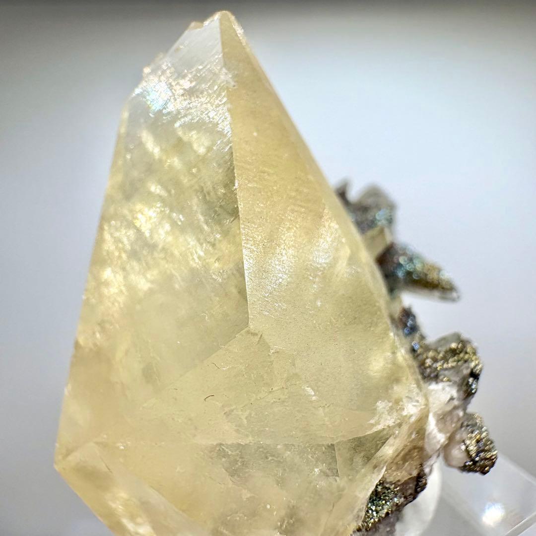 579 中国安徽省黄山市産　カルサイト&パイライト