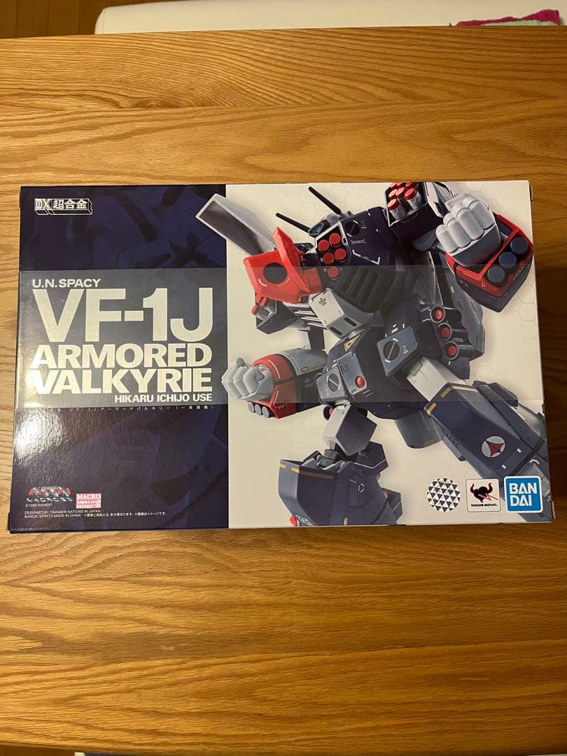 【美品】DX超合金 バンダイ VF-1J アーマードバルキリー
