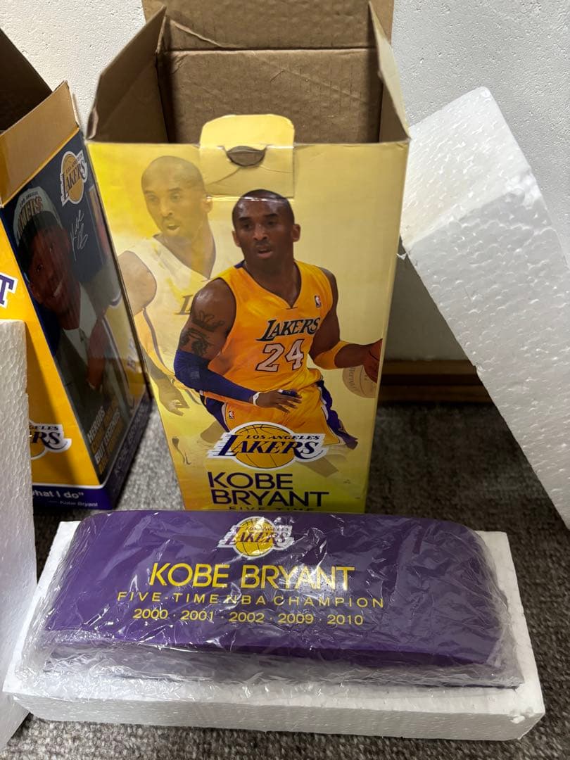 Kobe Bryant フィギュアセット 8番と24番 非売品 試合会場配布
