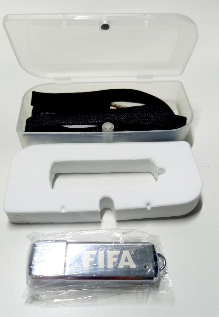 日本購入不可!!FIFA 本部限定オフィシャルUSB