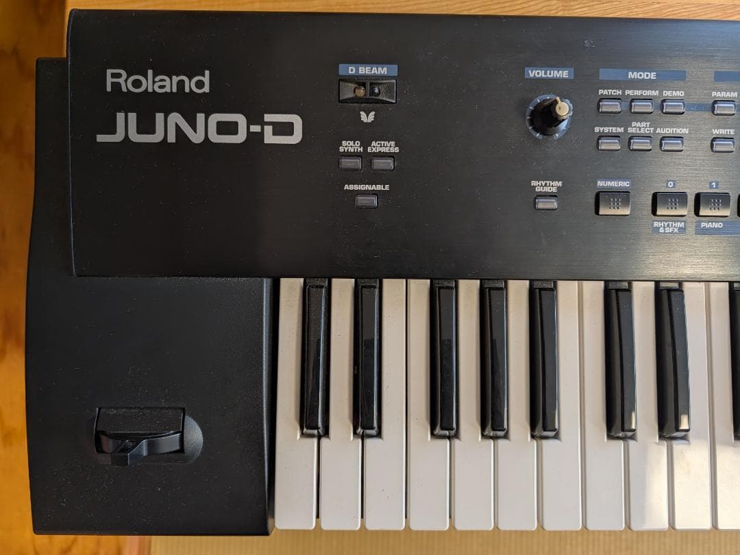 美品Roland ローランド JUNO-D デジタルシンセサイザー