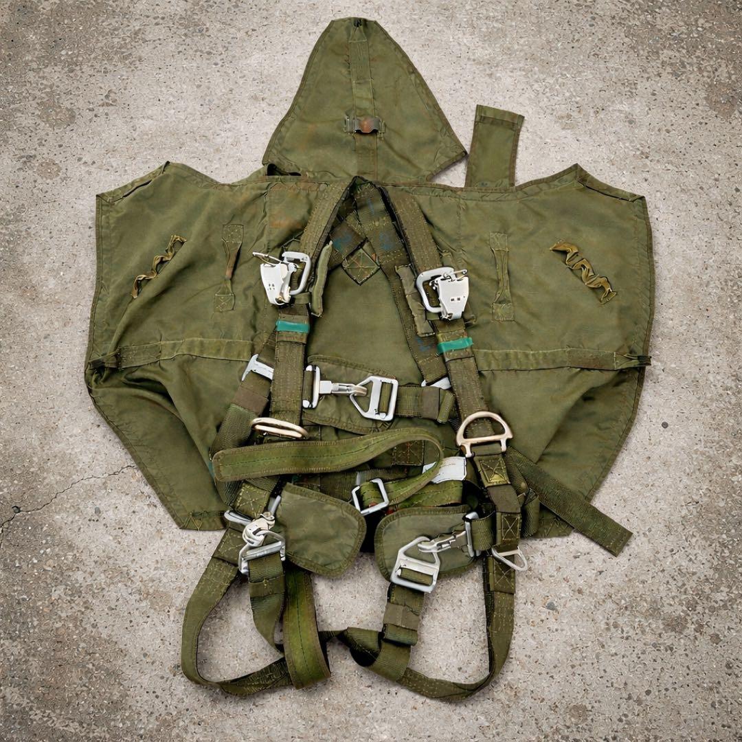 米軍実物 パラシュートハーネス IRVIN AEROSPACE 2004年製