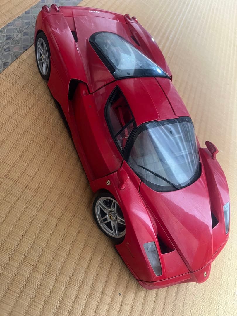Ferrari LaFerrariの1/10スケールモデル