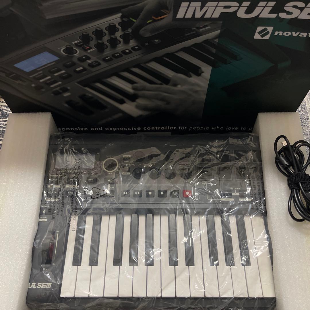 Novation IMPULSE 25 MIDIコントローラー