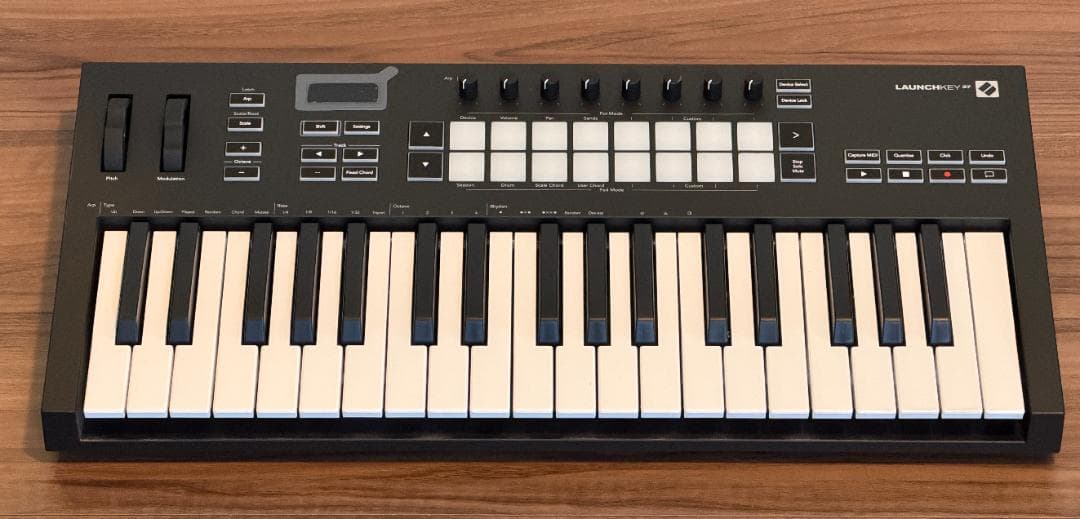 novation Launchkey 37 MK3 【Decksaver付！】
