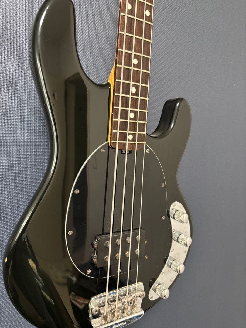 MUSIC MAN StingRay ブラック　エレキベース
