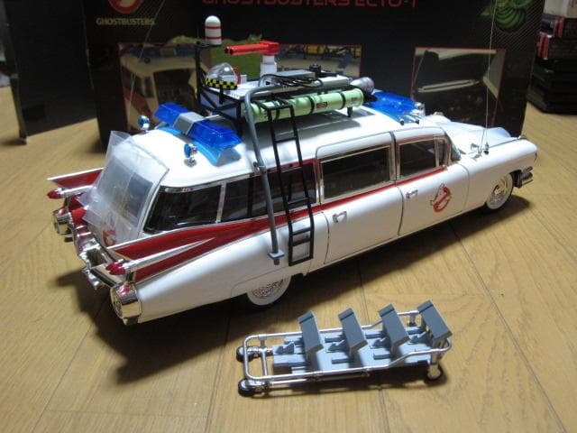 ホットウィール　全開閉　1/18 ゴーストバスターズ ECTO-1 ELITE