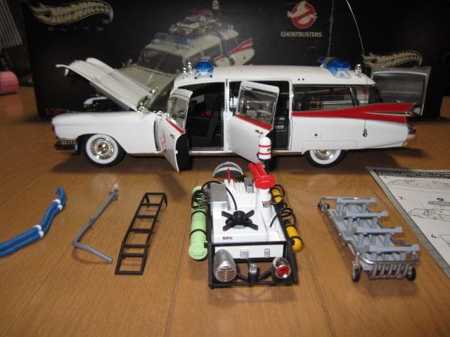 ホットウィール　全開閉　1/18 ゴーストバスターズ ECTO-1 ELITE